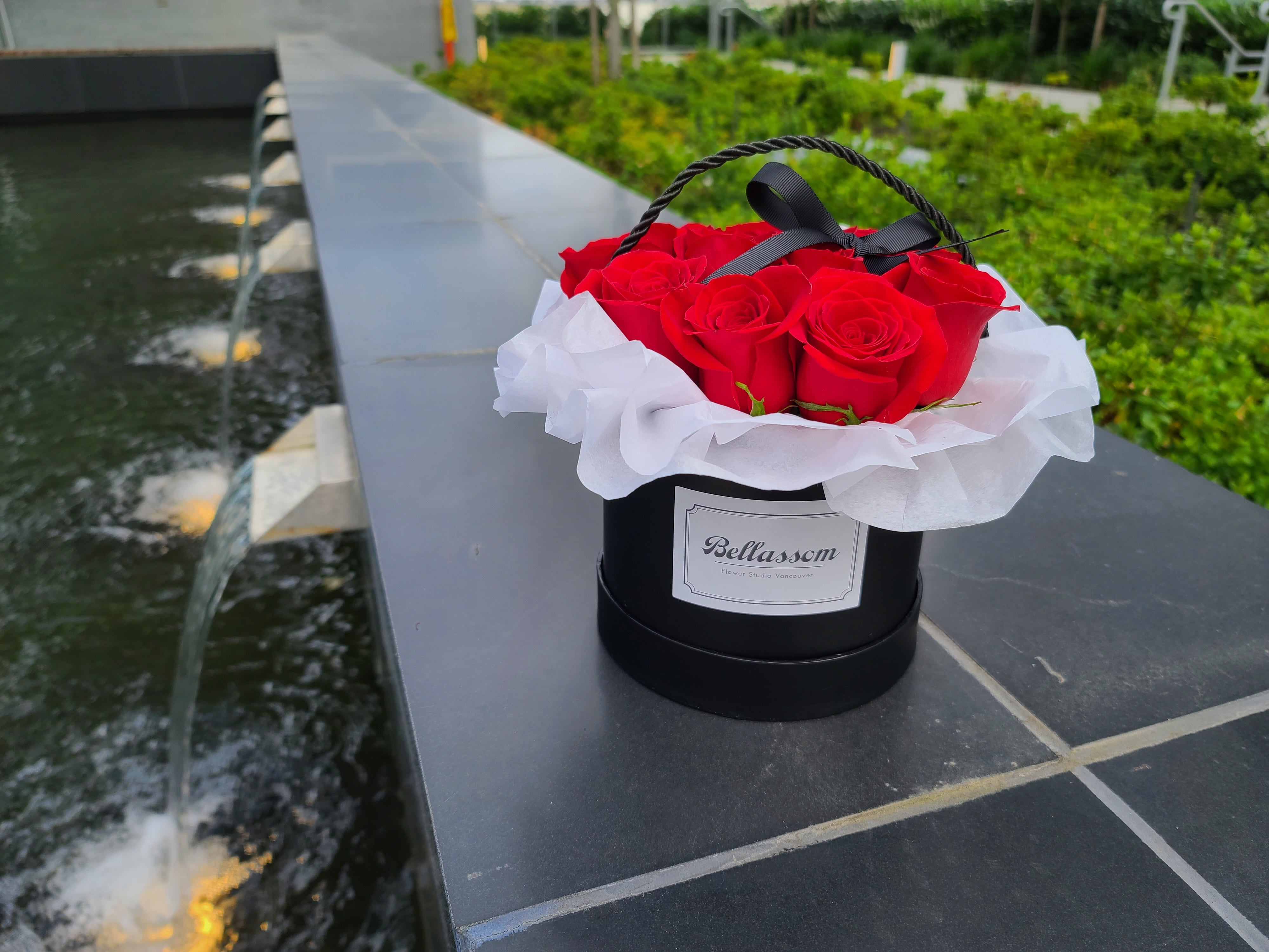 FRESH ROSE BUCKET – BELLASSOM FLORAL STUDIO