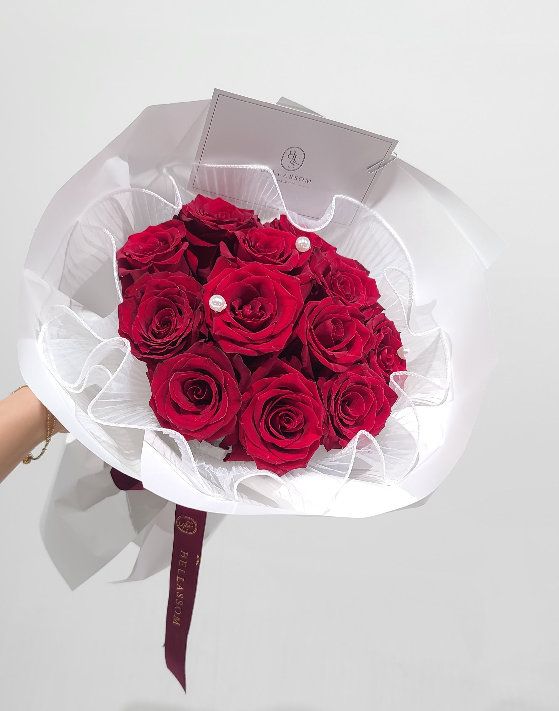 Lacy Rose Bouquet – Elegant Premium Roses | Vancouver Delivery & Pick ...