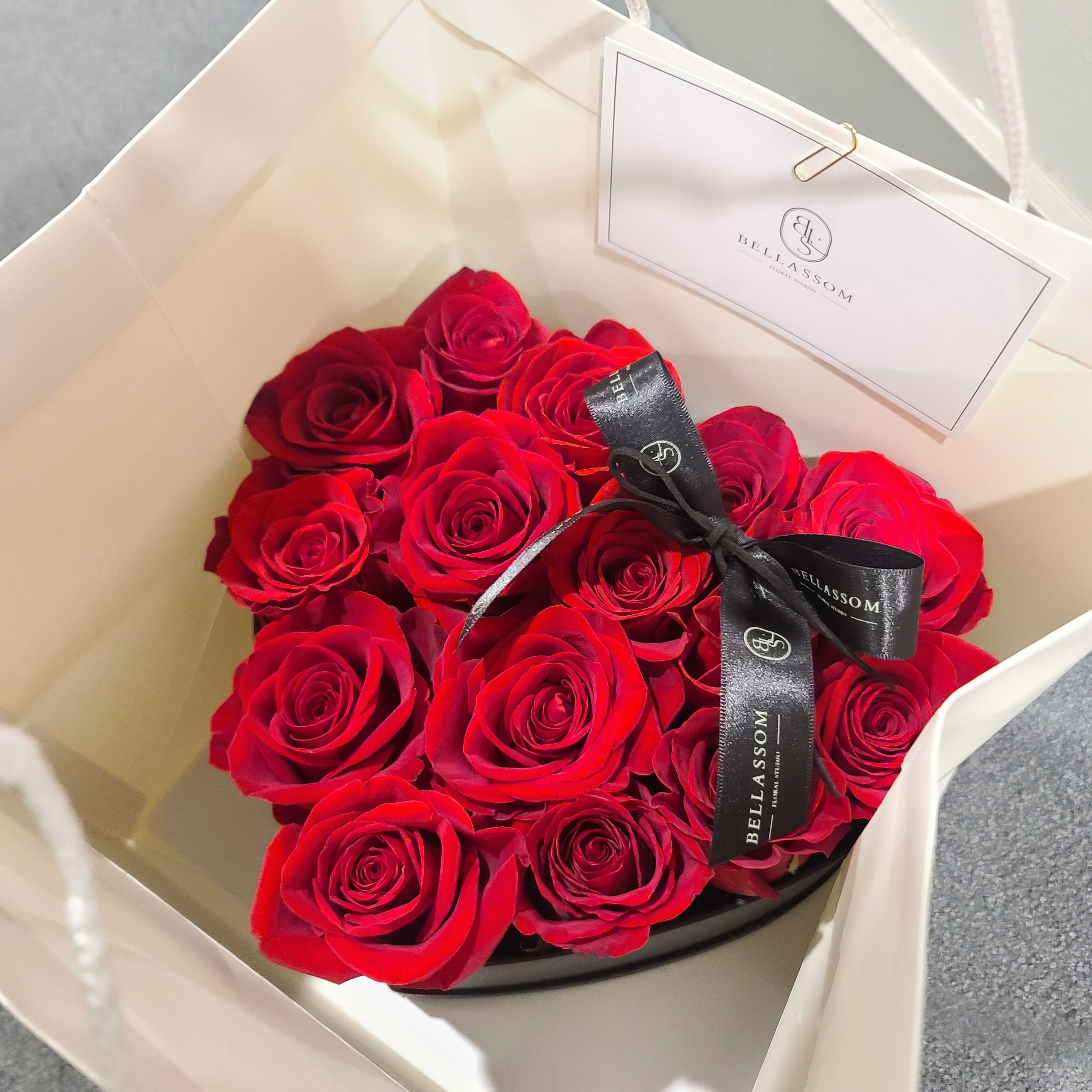 Be Mine Rose Box – BELLASSOM FLORAL STUDIO
